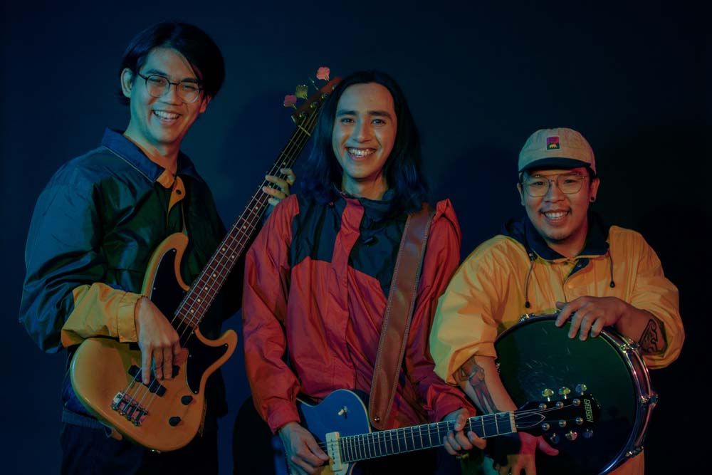 บันเทิง - ศิลปินวง ‘RE-HEAR EXPERIENCE’ ส่งซิงเกิ้ล ตอกย้ำ!! ความเศร้าในวันฝนพรำ