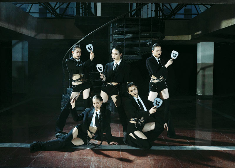 บันเทิง - 5 สาววง VIIS ทำถึง! ‘MIRROR MIRROR’ ซิงเกิ้ลใหม่ เต้นสับเพอร์ฟอร์แมนซ์ปังสมมงตัวลูกตึกอโศก