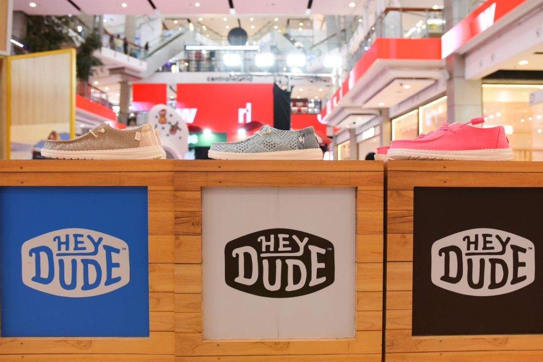 ผู้หญิง - 'จิมมี่ - ซี - ใบปอ'ร่วมเปิด HEYDUDE POP-UP STORE