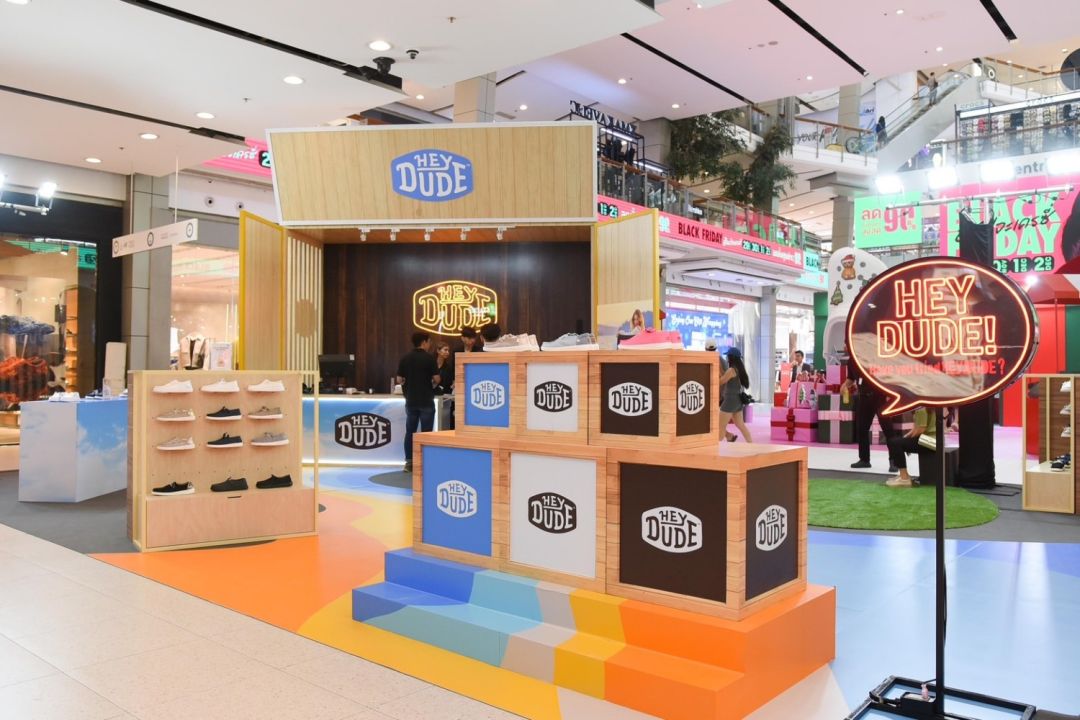 ผู้หญิง - 'จิมมี่ - ซี - ใบปอ'ร่วมเปิด HEYDUDE POP-UP STORE