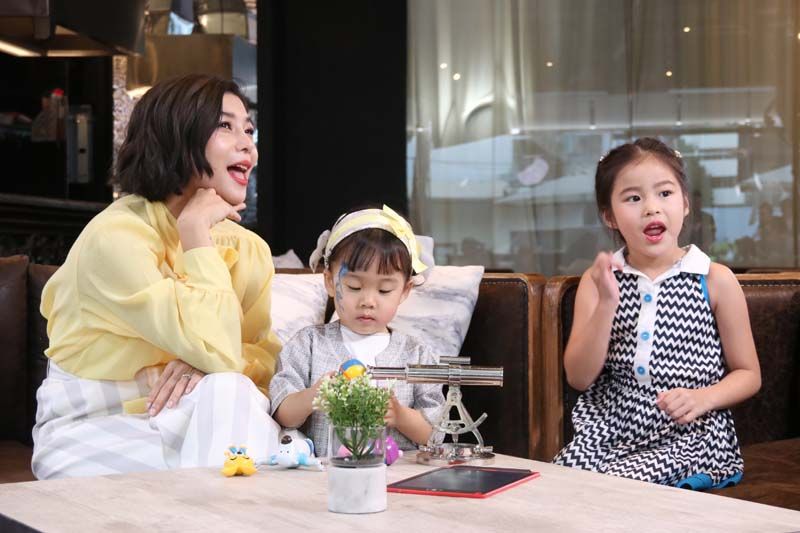 บันเทิง - LITTLE NIRIN มาแล้ว!! งานนี้แพคคู่แม่ลูก'กุ๊บกิ๊บ-เจ๊เปา' บอกเลยป่วนหนักมาก