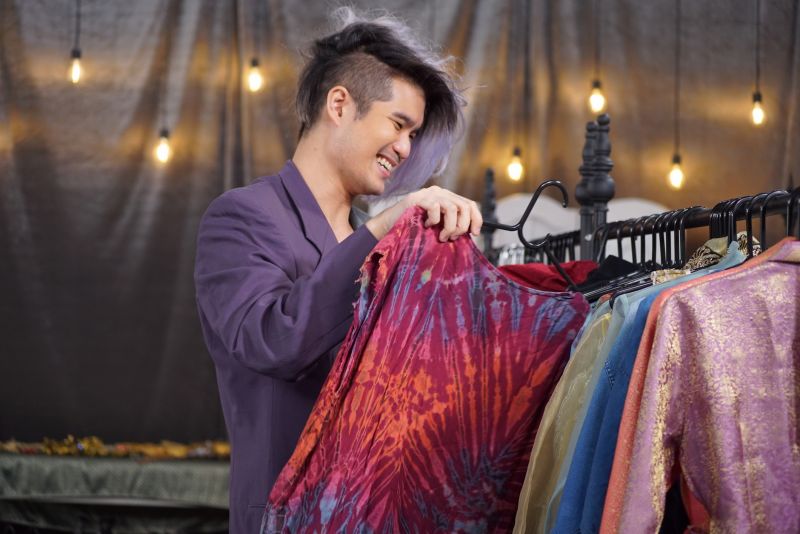 บันเทิง - 'กวาง AB Normal' ปะทะ 'ณต Getsunova'โชว์สกิลการเลือกเสื้อผ้าสุดจื๊ดให้แฟนสาว