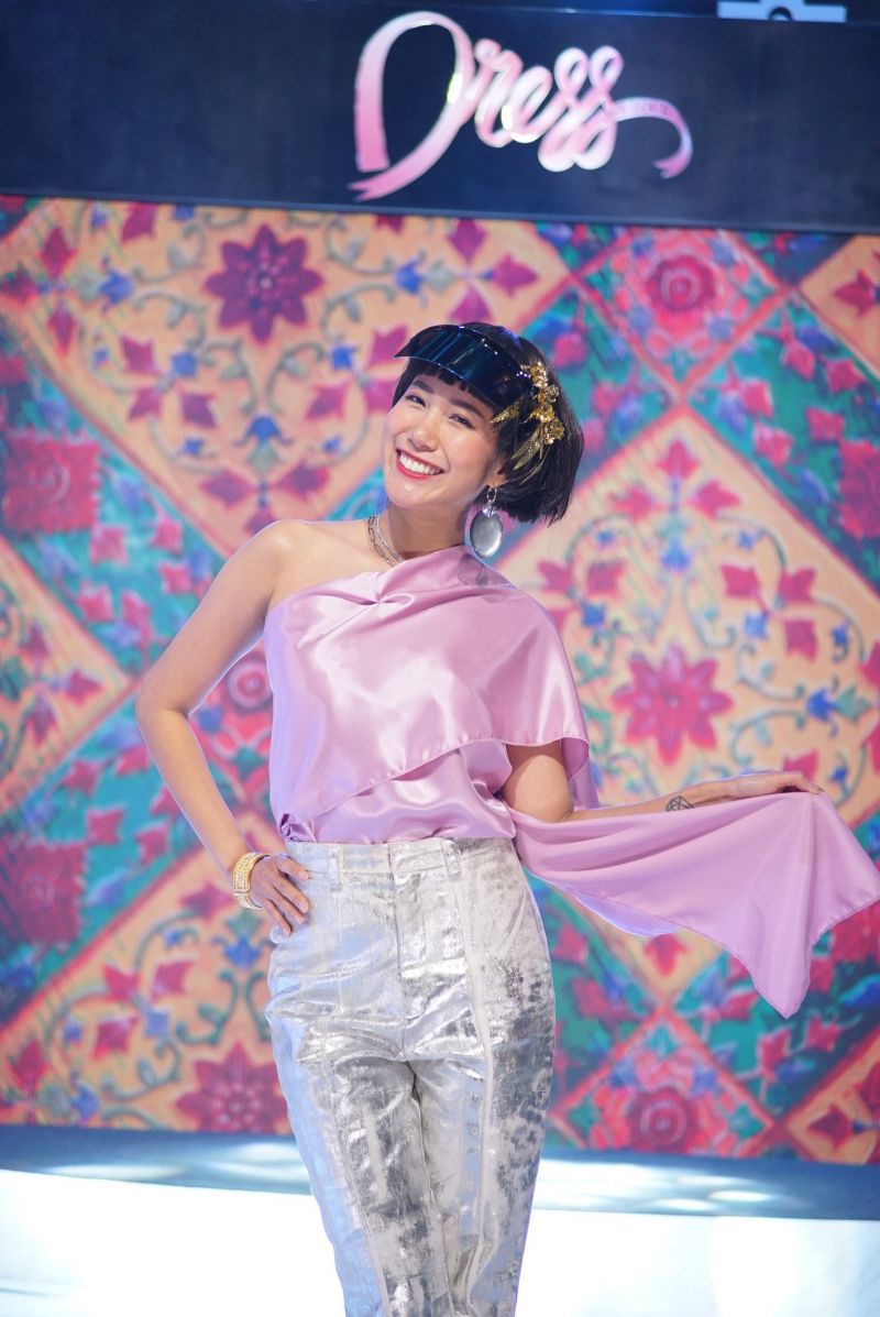 บันเทิง - 'กวาง AB Normal' ปะทะ 'ณต Getsunova'โชว์สกิลการเลือกเสื้อผ้าสุดจื๊ดให้แฟนสาว