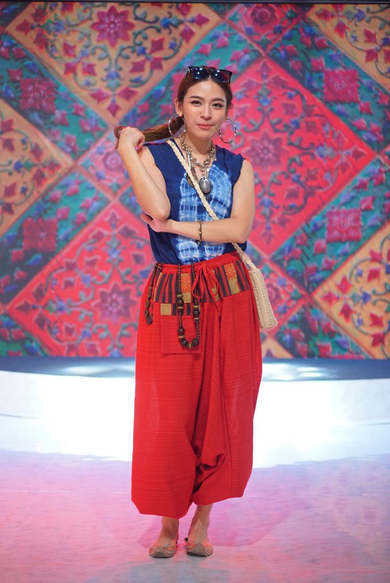 บันเทิง - 'กวาง AB Normal' ปะทะ 'ณต Getsunova'โชว์สกิลการเลือกเสื้อผ้าสุดจื๊ดให้แฟนสาว