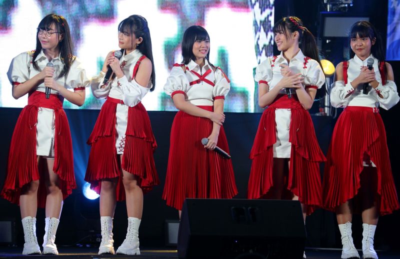 บันเทิง - 'LAST IDOL'จัดงาน 'LAST IDOL DEBUT STAGE'กระหึ่ม! พาร์ค พารากอน