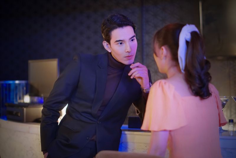 บันเทิง - 'เกมรักสลับมิติ' เบื้องหลังฉาก'จี๋ สุทธิรักษ์'บีบคอ'ออม สุชาร ...