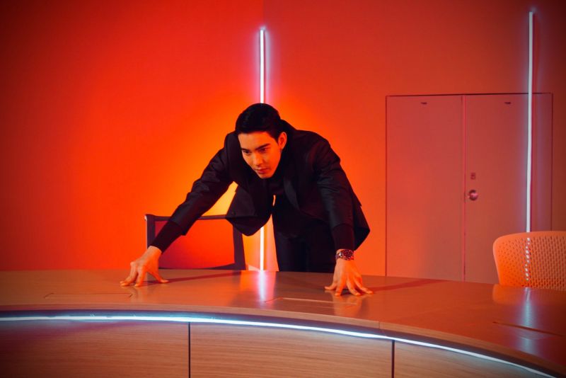 บันเทิง - 'เกมรักสลับมิติ' เบื้องหลังฉาก'จี๋ สุทธิรักษ์'บีบคอ'ออม สุชาร ...