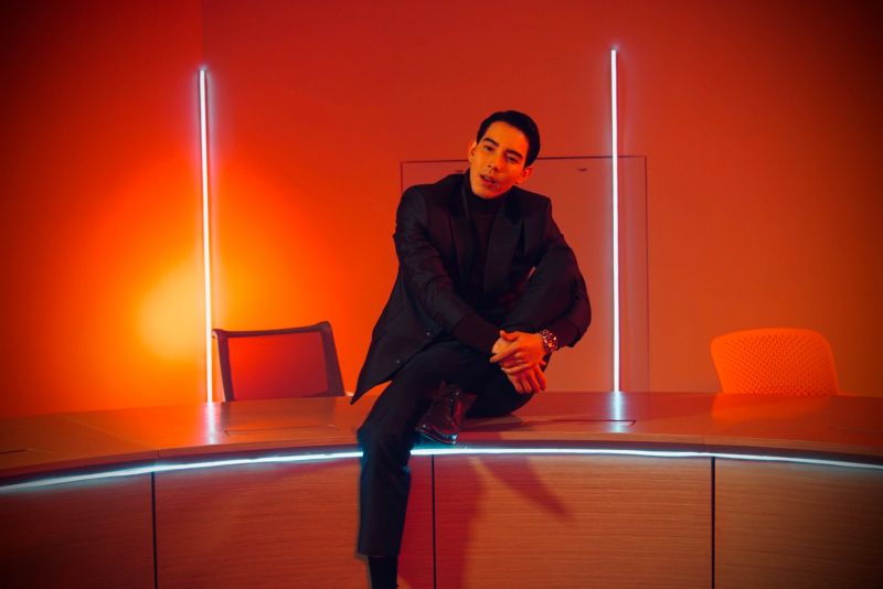 บันเทิง - 'เกมรักสลับมิติ' เบื้องหลังฉาก'จี๋ สุทธิรักษ์'บีบคอ'ออม สุชาร ...