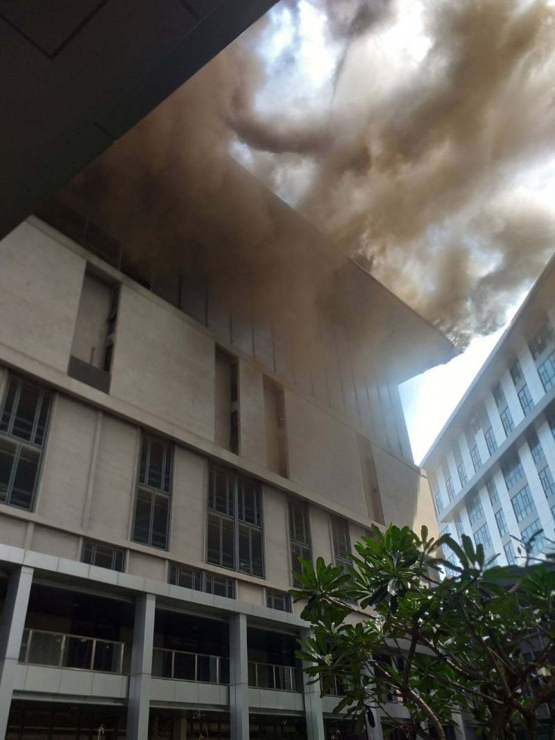 ในประเทศ - ด่วน! ไฟไหม้อาคาร CAT Telecom ถนนแจ้งวัฒนะ เขตหลักสี่