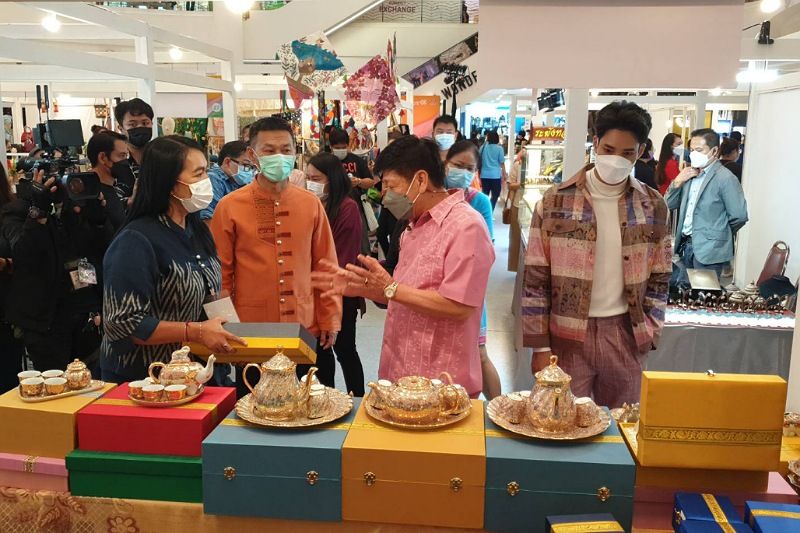 ผู้หญิง - sacit จัดงาน 'sacit Craft Fair 2022' โชว์งานคราฟต์ร่วมสมัย ...