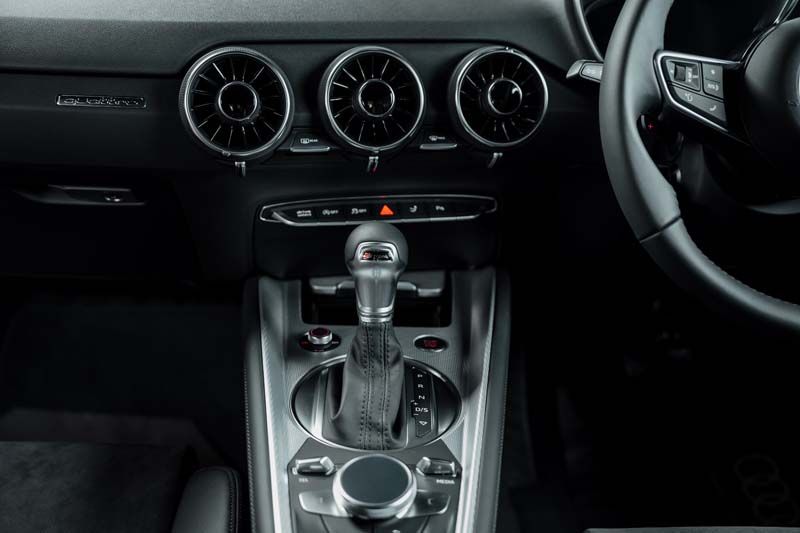 โลกธุรกิจ - เปิดจอง Audi TT Coupé Final Icon Black และ Audi TT Roadster ...