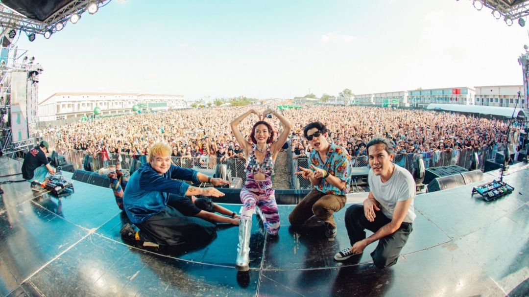 บันเทิง - GMM SHOWล่องใต้สร้างปรากฏการณ์ ความสำเร็จอย่างยิ่งใหญ่ Chang ...