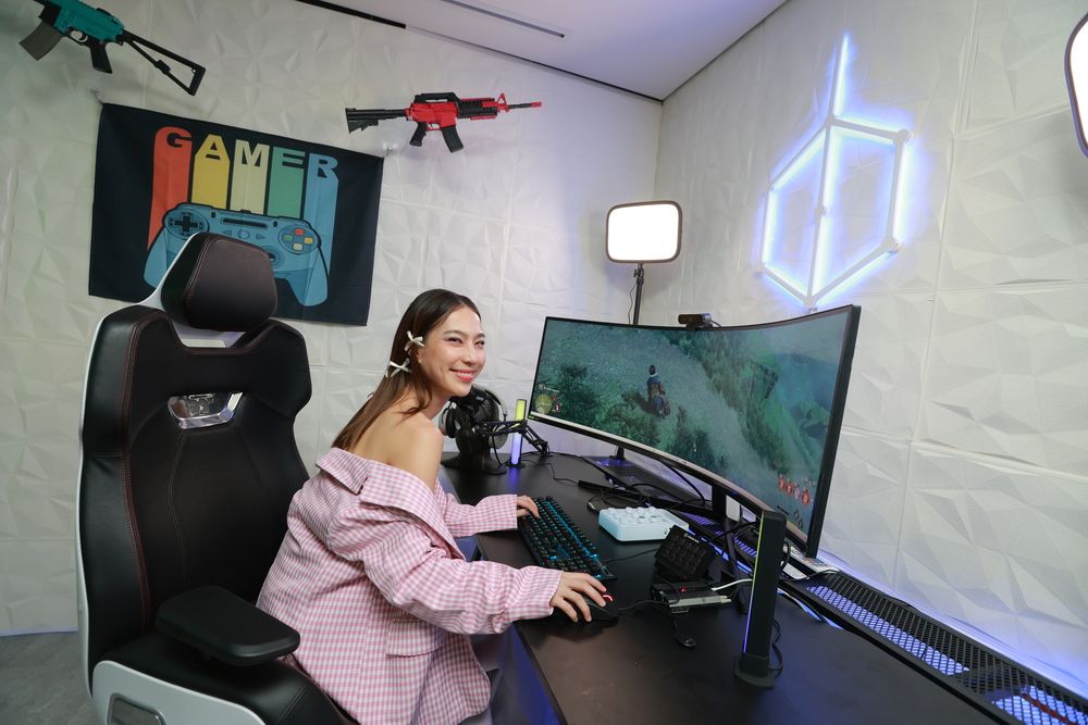 บันเทิง - 3 สาวสุดฮอต 'ก้อย-ดรีม-พลอยชมพู' นำทีมคนรุ่นใหม่ปลดปล่อยความ ...