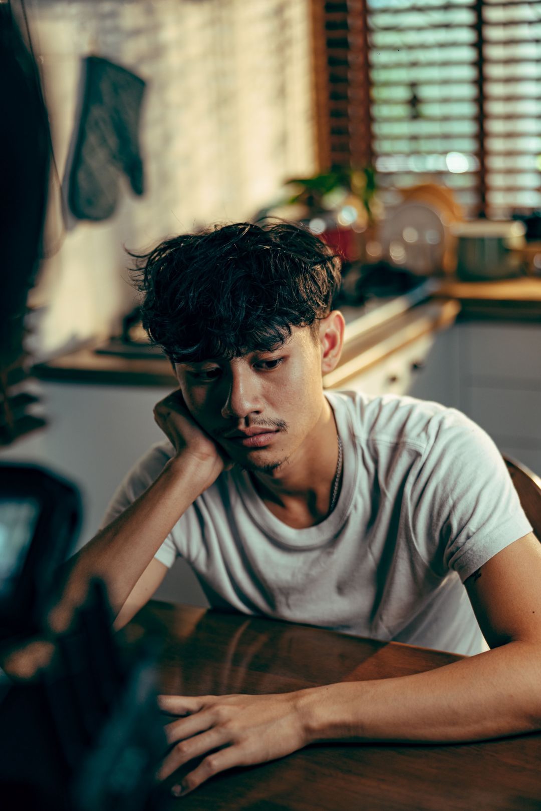 บันเทิง - คนอกหักแต่ไม่มูฟออน... โพสต์เรียกร้องให้โซเซียลสนใจ!!