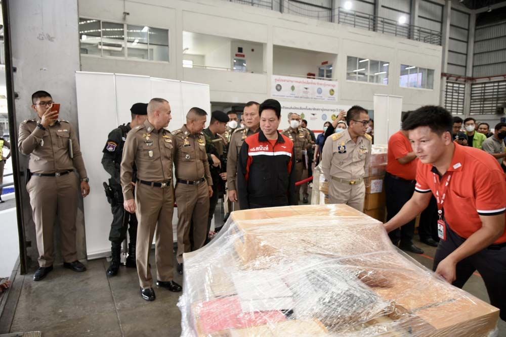 การเมือง - ตำรวจ-กกต.-ไปรษณีย์ ปล่อยขบวนรถขนส่งบัตรเลือกตั้งล่วงหน้า 2. ...