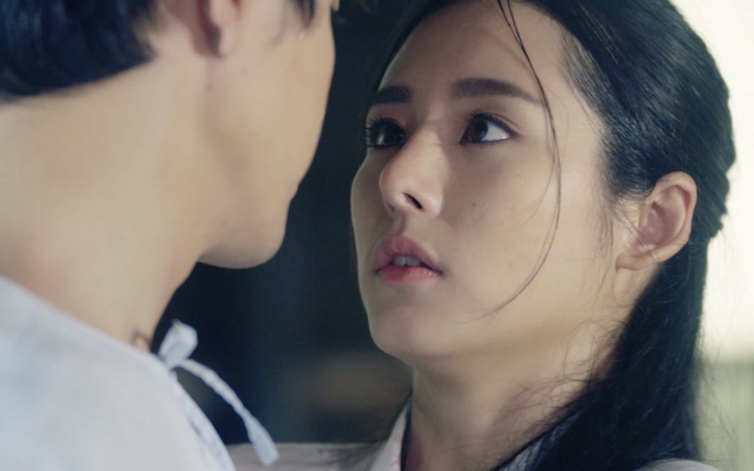 บันเทิง - 'ฟิล์ม-ใบเฟิร์น'พักคิวบู๊...สู่คิวรัก งานสายตามาเต็ม...ไม่ ...