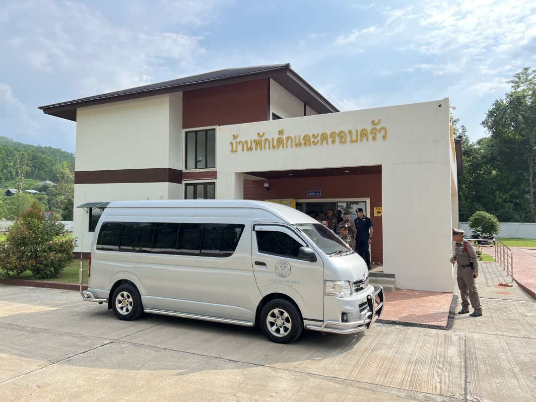 ในประเทศ - 'บิ๊กโจ๊ก'ลุยแม่ฮ่องสอนสั่งดำเนินคดีหนุ่มทำร้าย'ลูกจ้างร้าน ...