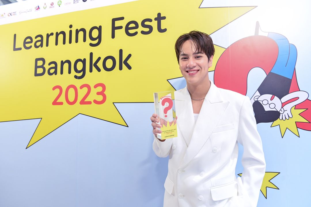 บันเทิง - 'นนกุล' นำทีม 'นนน-เฟมBNK48-จอสเวอาห์'รับรางวัล 'เอ๊ะ?Awards by TK Park'