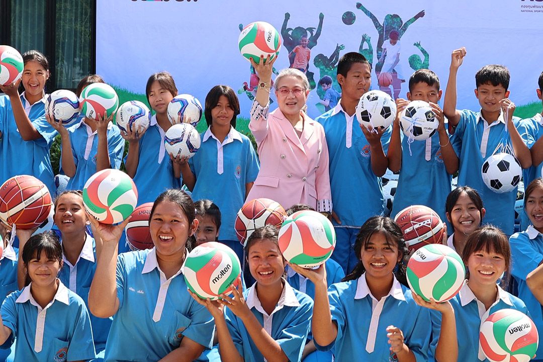 ผู้หญิง - NSDF หนุนและเสริมสร้างการตื่นตัวออกกำลังกาย พร้อมส่งมอบ ...