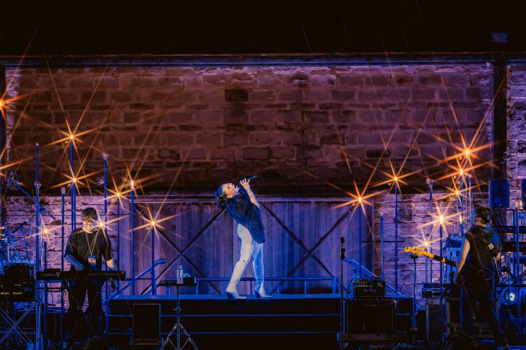 บันเทิง - ปรากฏการณ์อาบความฟินสุดขั้ว นัดรวมตัวคน 90’s'Soundabout ...