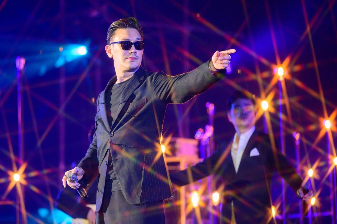 บันเทิง - ปรากฏการณ์อาบความฟินสุดขั้ว นัดรวมตัวคน 90’s'Soundabout ...