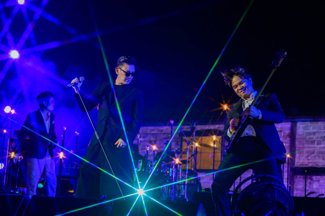 บันเทิง - ปรากฏการณ์อาบความฟินสุดขั้ว นัดรวมตัวคน 90’s'Soundabout ...