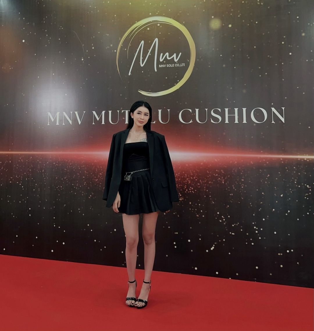 ผู้หญิง - แรงเกินต้าน! 'ต้า'นำทัพ เซเลปอินฟลูลาว เปิดตัวแป้งMNV'โอ๊ต ...