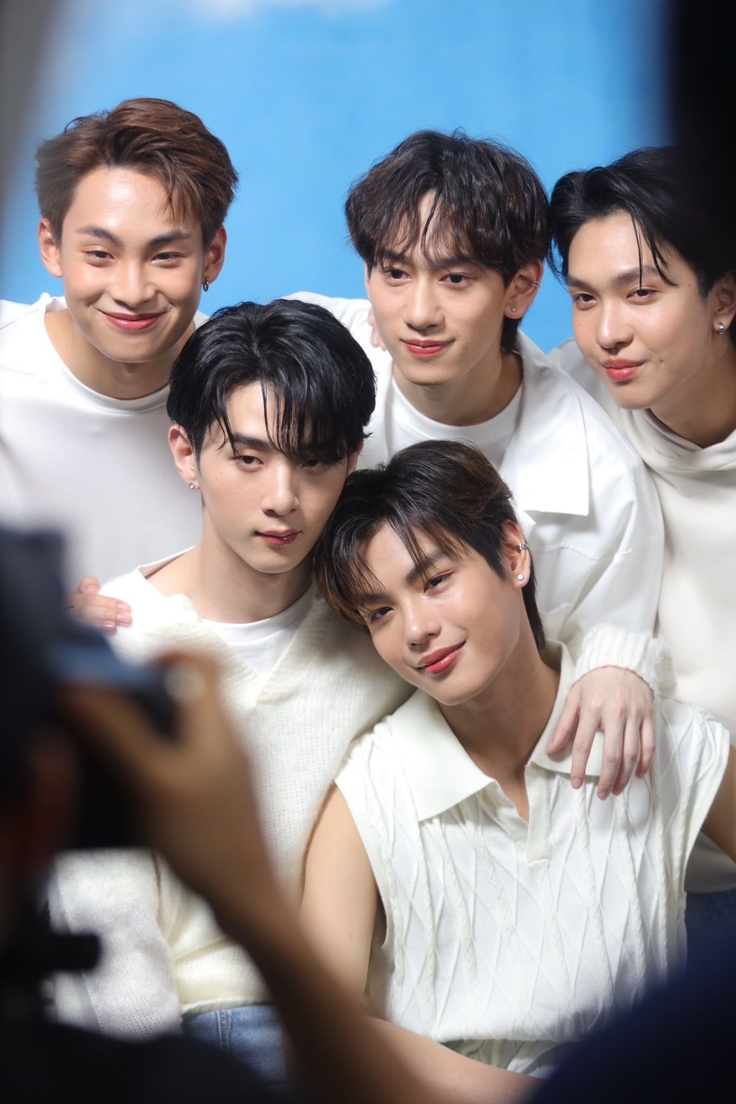 บันเทิง - น่ารักเกินต้าน 5 หนุ่ม Viu Talent ‘เบสท์-เอิร์ธ-วิน-ดัง-อู๋ ...