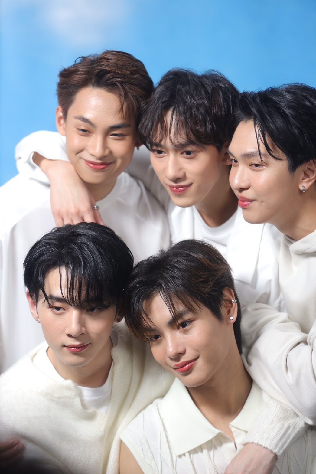 บันเทิง - น่ารักเกินต้าน 5 หนุ่ม Viu Talent ‘เบสท์-เอิร์ธ-วิน-ดัง-อู๋ ...