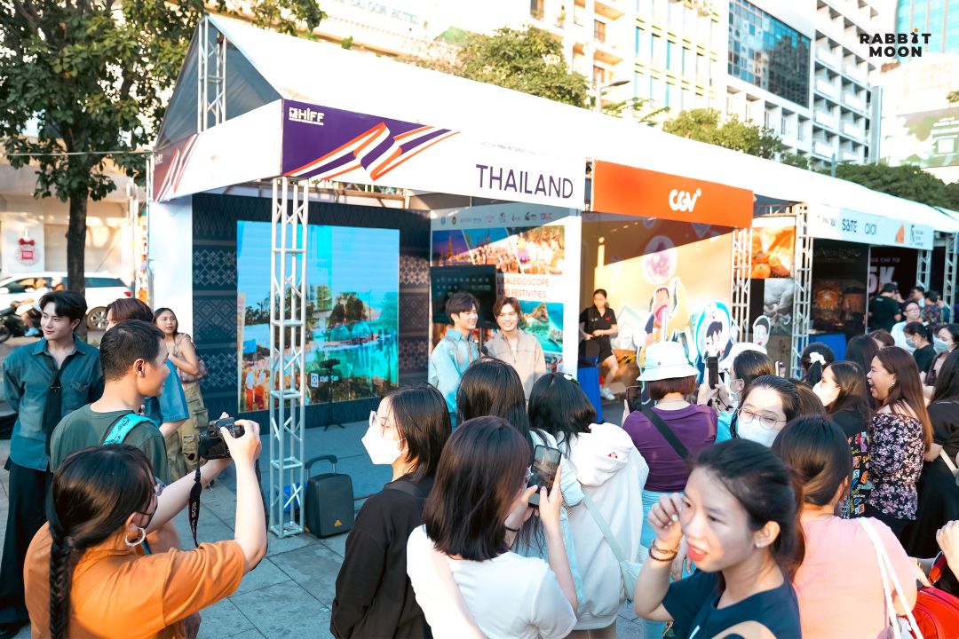 บันเทิง - เทอร์โบ - โฟร์วีล 2 พี่น้องสุดฮอต ศิลปินจากค่าย Rabbit Moon ...