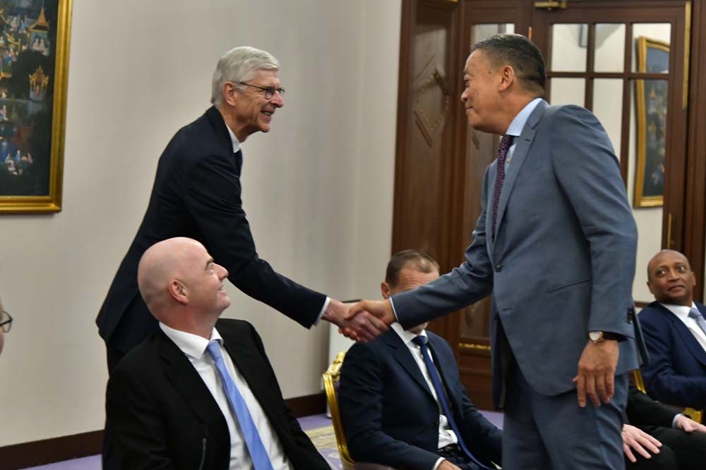 กีฬา - นายกฯเปิดทำเนียบเลี้ยงอาหารค่ำ 'FIFA Congress' อดีตดาวเตะร่วมงาน ...