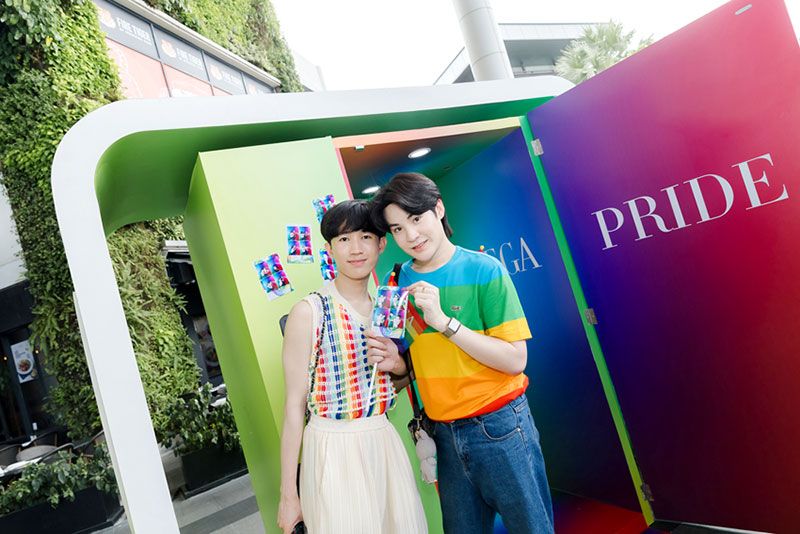 ผู้หญิง - ‘MEGA PRIDE : PRIDE IS EVERYDAY’ แลนด์มาร์คสีรุ้ง สื่อความ ...