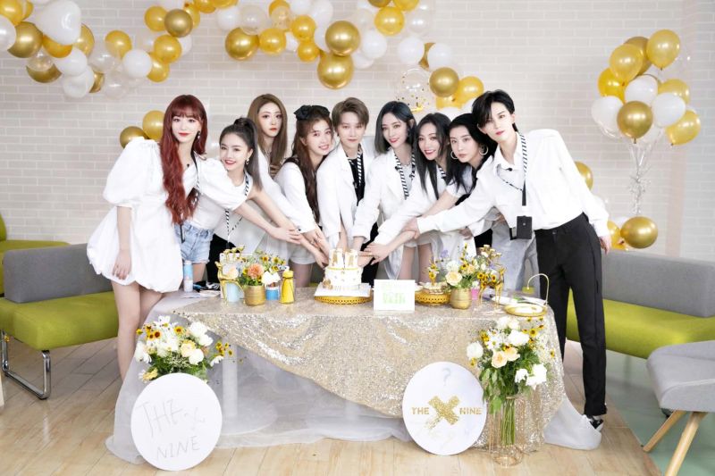 บันเทิง - 9 สาว'THE9'ประเดิมแจกความสดใสในวาไรตี้โชว์รายการแรก'Let’s Party!'
