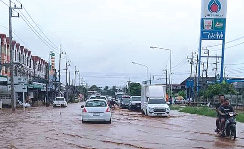 ในประเทศ - ฝนถล่มหนักทั่วไทย กทม.สั่งรับมือ24ชม.