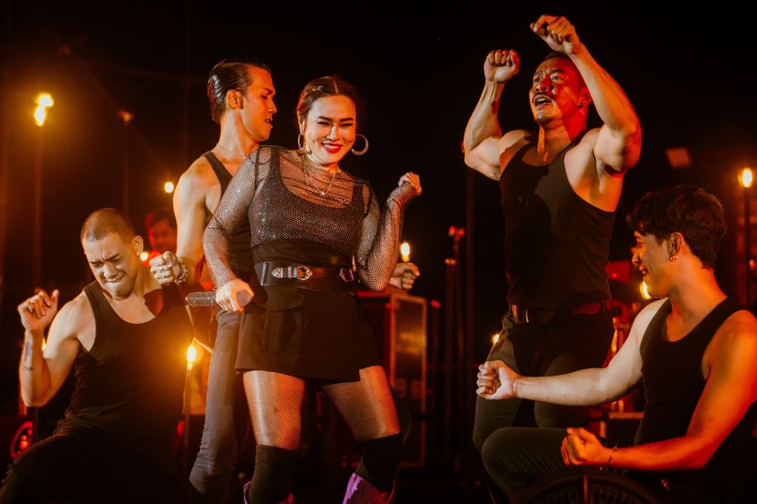 บันเทิง - ปรากฏการณ์อาบความฟินสุดขั้ว นัดรวมตัวคน 90’s'Soundabout ...