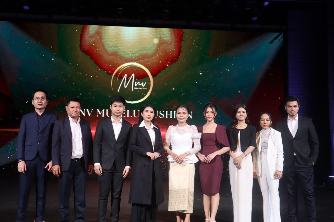 ผู้หญิง - แรงเกินต้าน! 'ต้า'นำทัพ เซเลปอินฟลูลาว เปิดตัวแป้งMNV'โอ๊ต ...