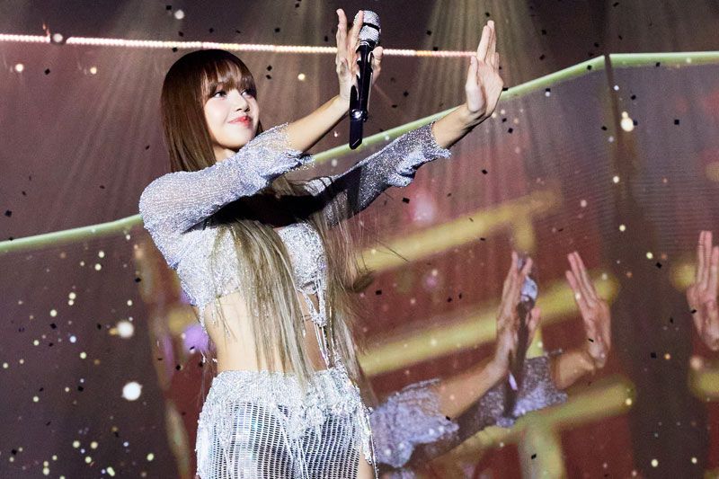‘ลิซ่า’แสดงพลังเสน่ห์ในงาน LISA Fan Meetup in Asia 2024 Bangkok ...